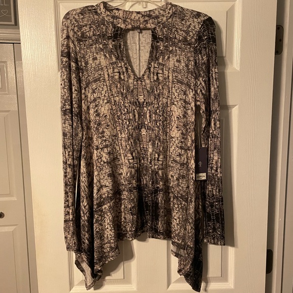 Jennifer Lopez | Tops | Nwt Jennifer Lopez Patterned Top | Poshmark